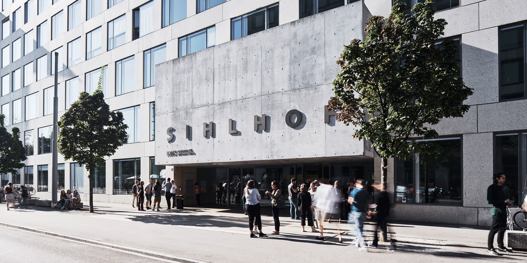 Wir sind die HWZ - Fachhochschule Zürich